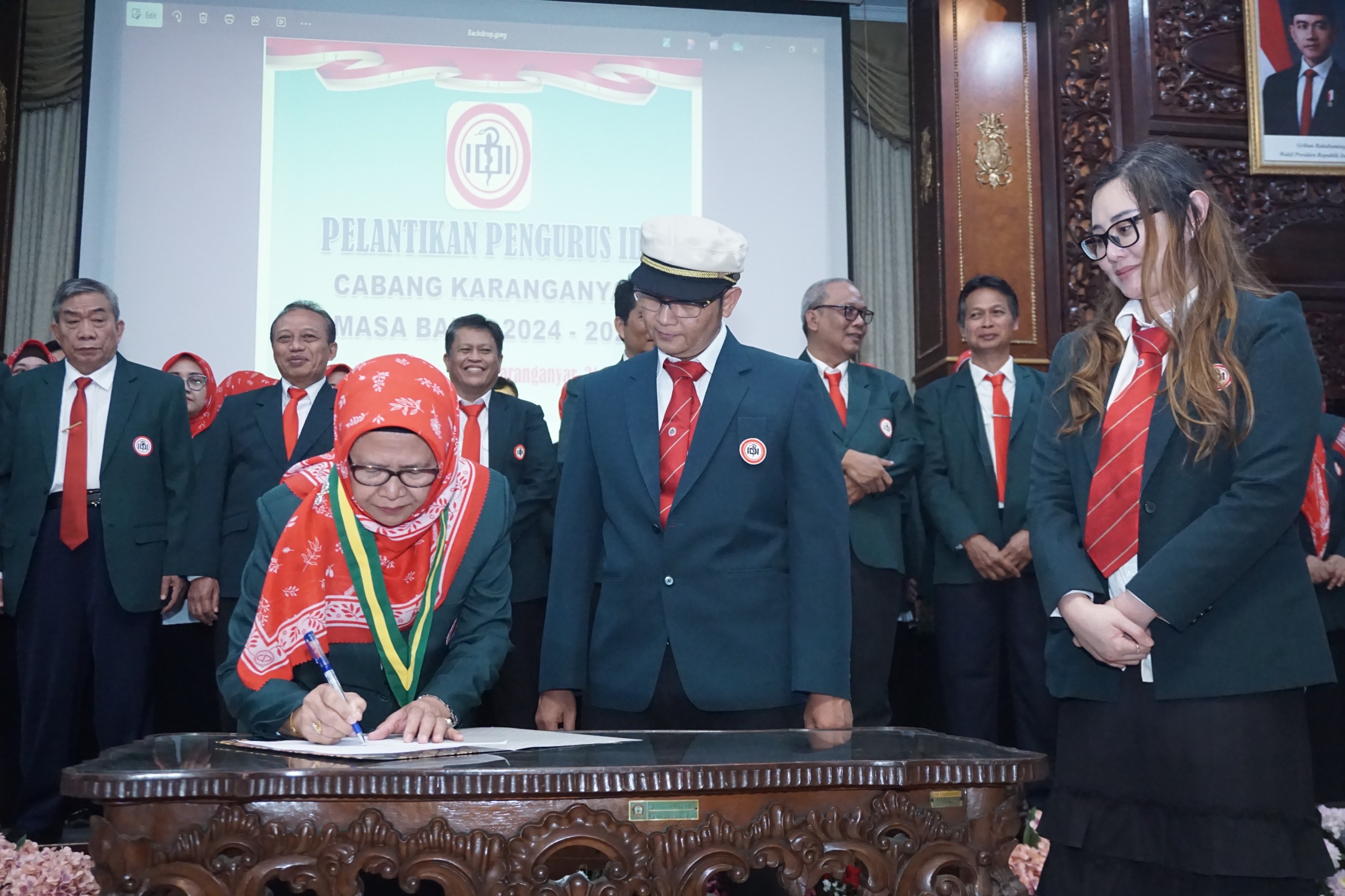 Kabupaten Karanganyar | Pelantikan Pengurus IDI Kabupaten Karanganyar Masa Bakti 2024-2027
